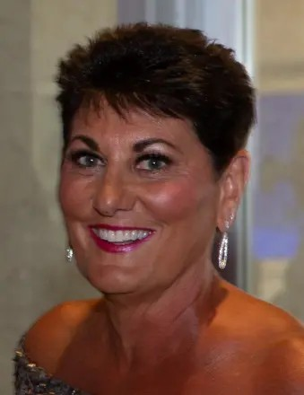 Laura J. Anzelmo - A Simple Streaming